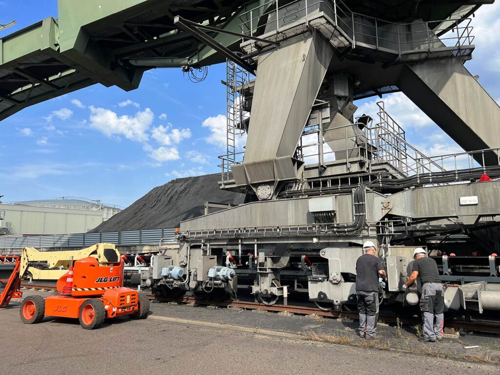 SCHADE tests bucket-wheel unit in a steam power plant - AUMUND Group