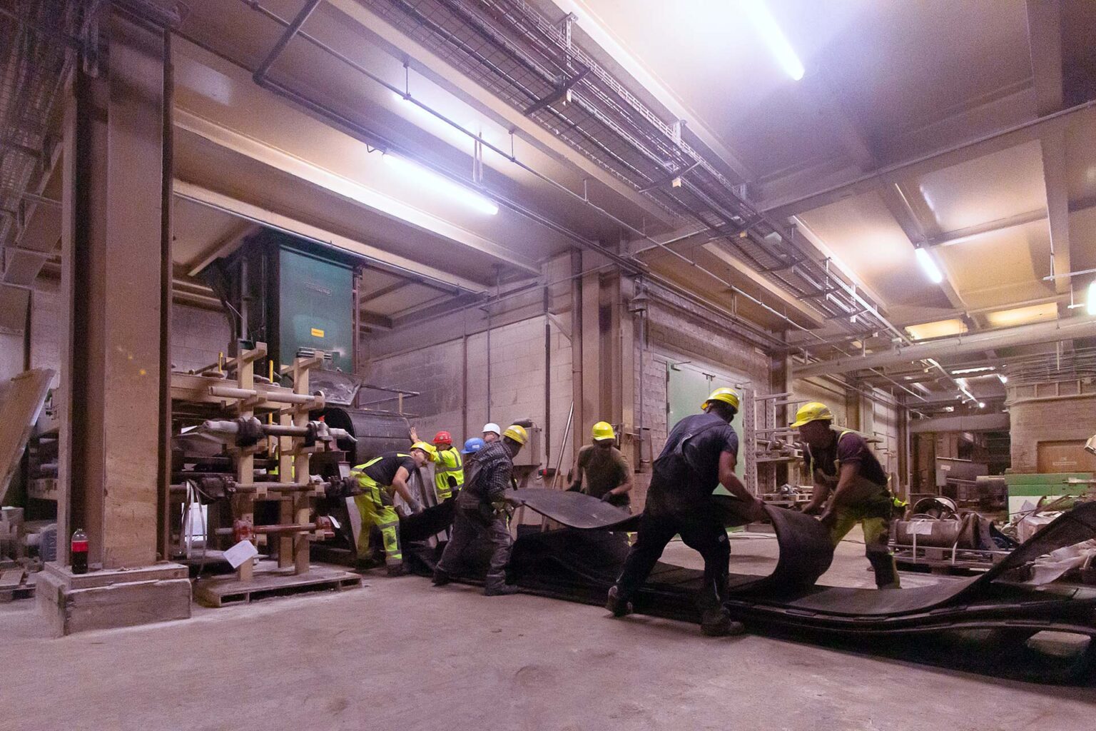 Overhaul work on a belt bucket elevator - AUMUND Group